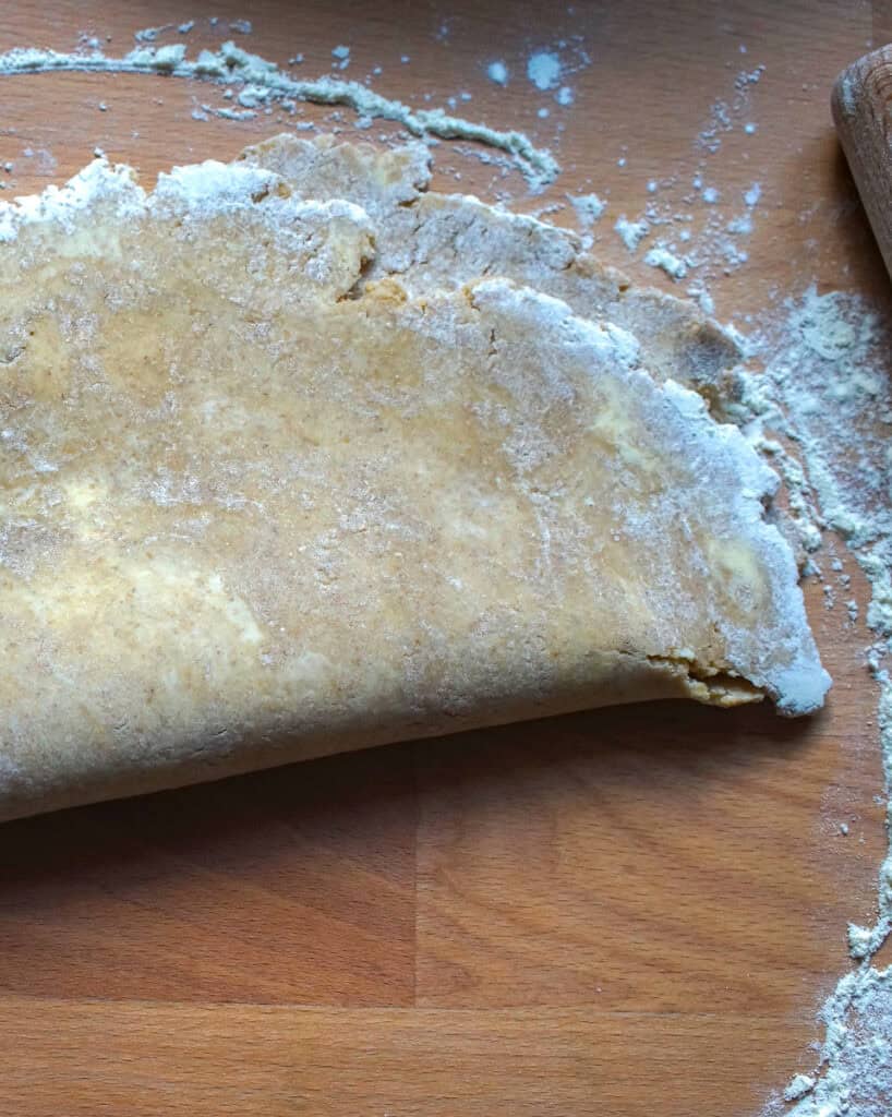 Easiest Sourdough Pie Crust (Fresh Flour & Discard Options) - Grains ...